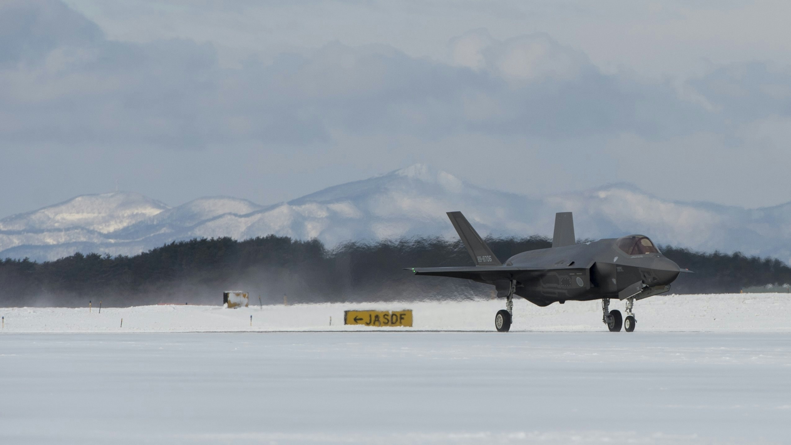 First operational Japanese F-35A makes debut at arrival ceremony