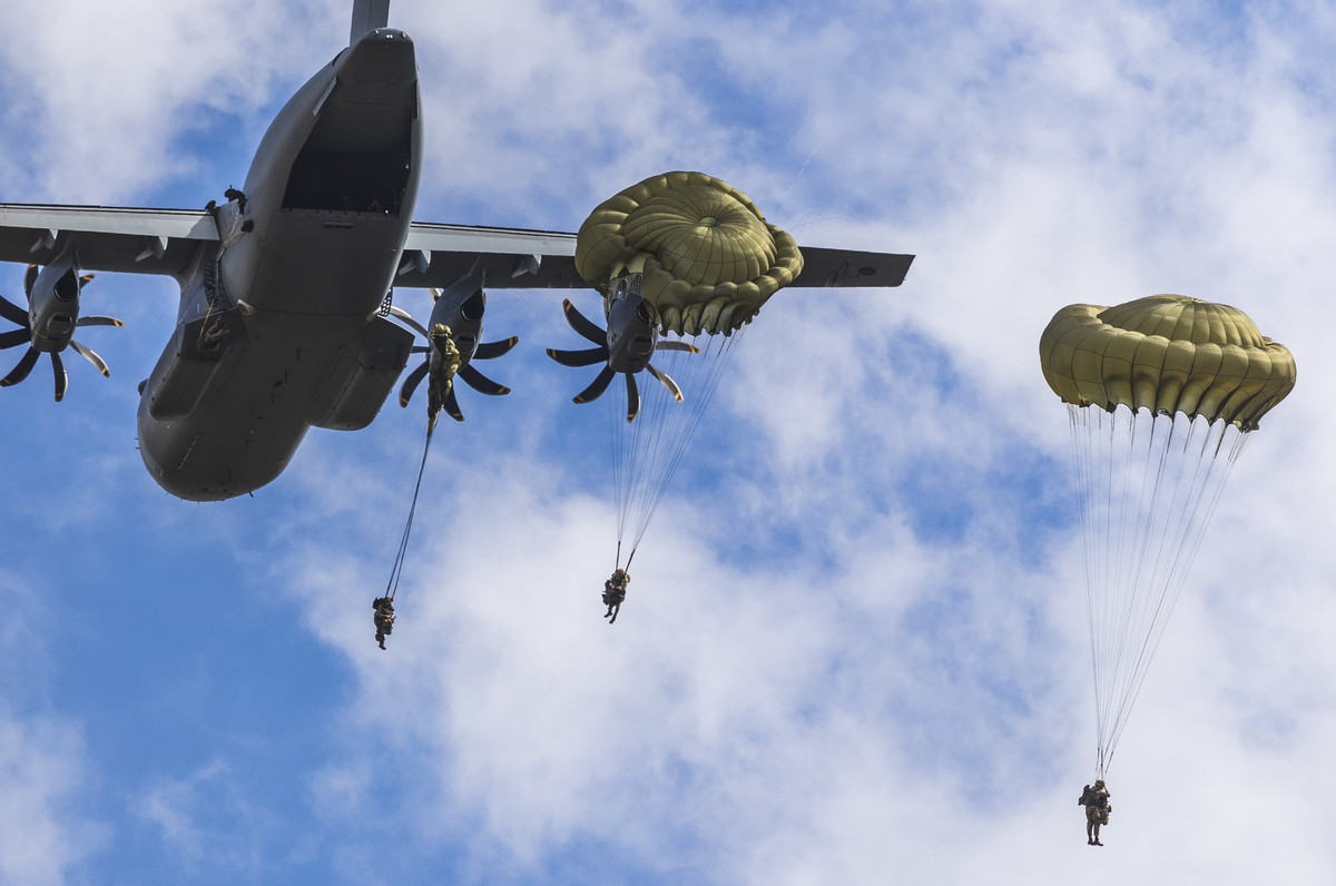 Paratroopers make first Atlas jump