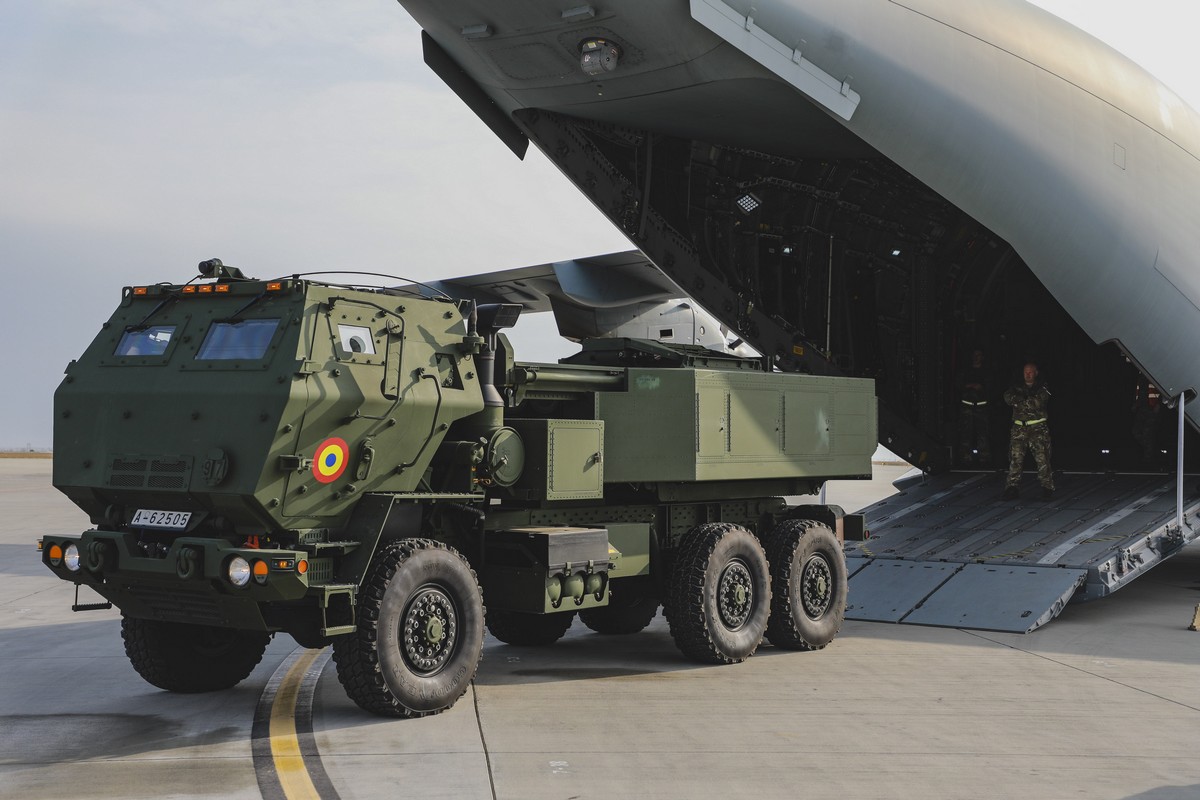 RAF transport trials rapid deployment of Romanian HIMARS