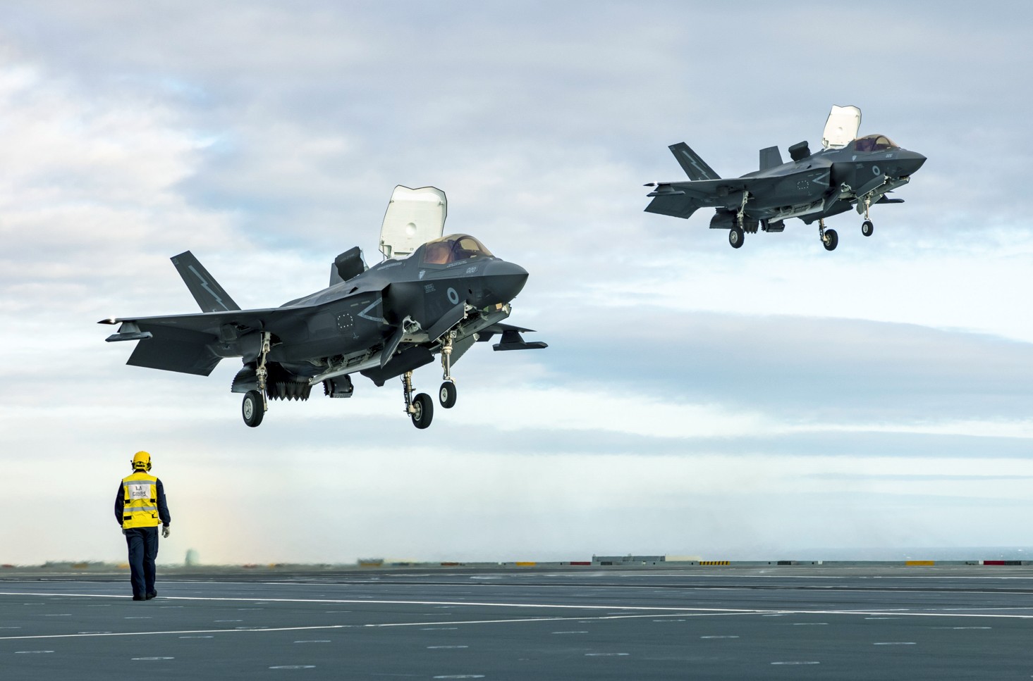 British carrier embarks F-35 jets ahead of deployment