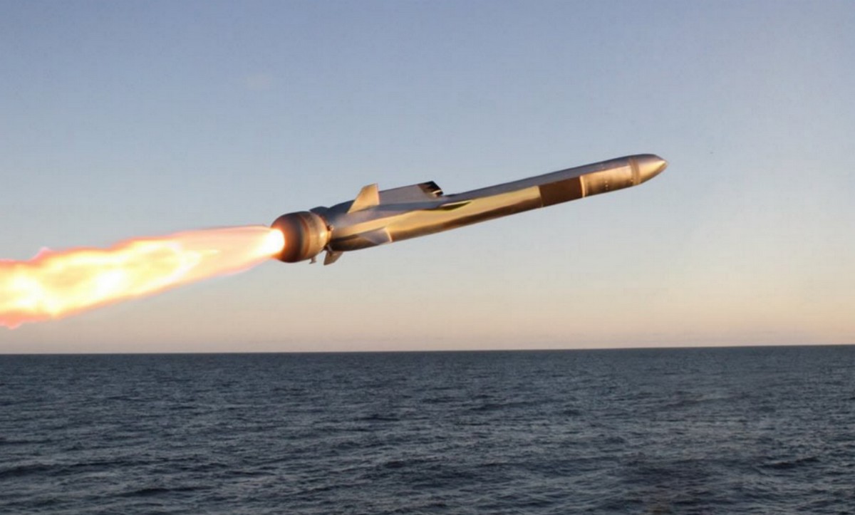 UK to spend £100m on defensive submarine countermeasures