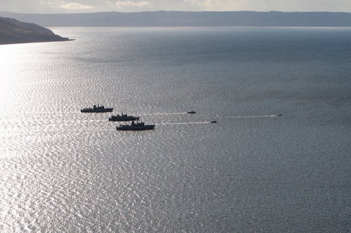 Current and future minehunters work together in Scotland