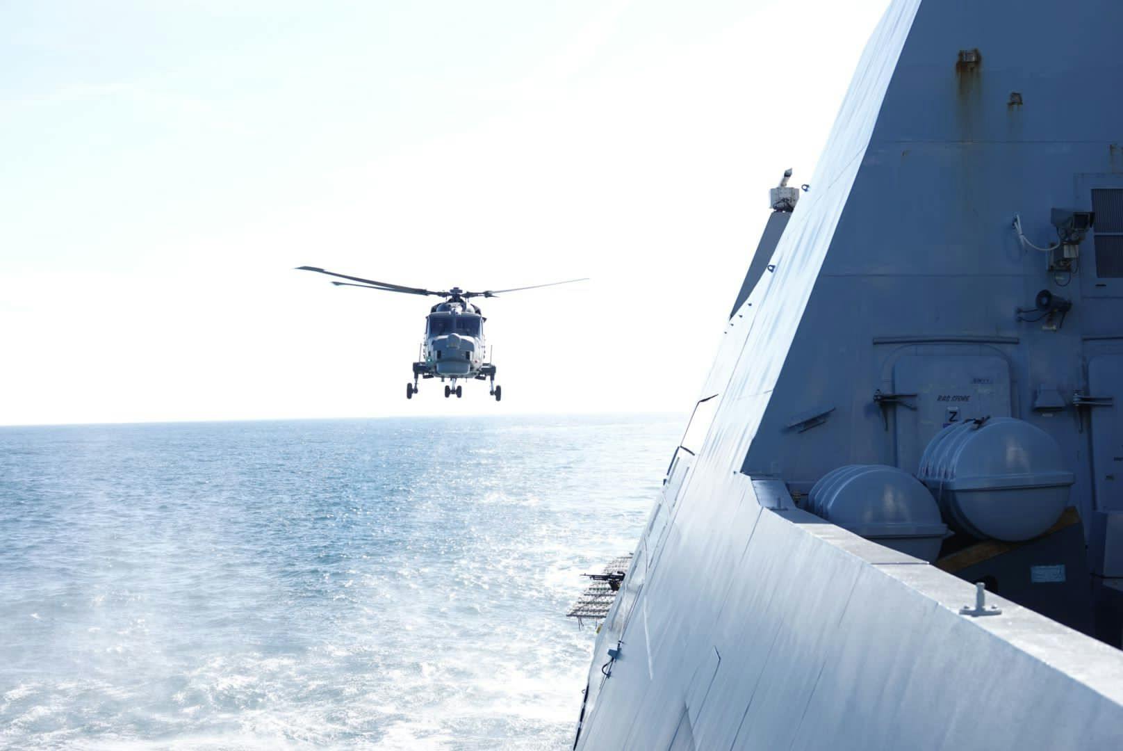 HMS Dauntless conducts boarding ops with U.S. Coast Guard