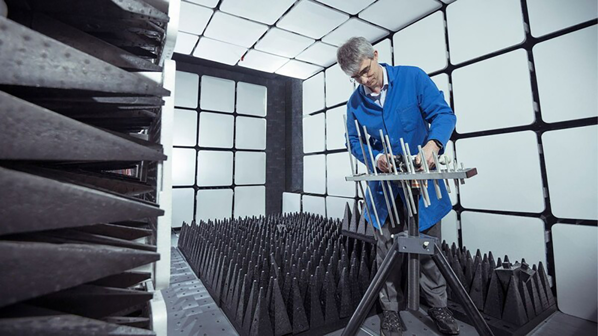 UK acquires 1,000th Landshield anti-jam system from Raytheon