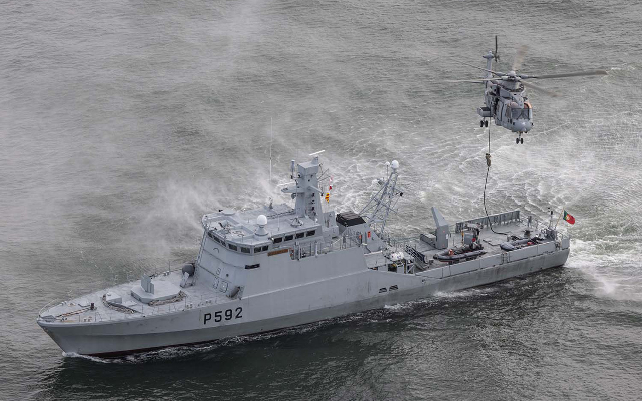 British helicopters swoop on ‘seized vessel’