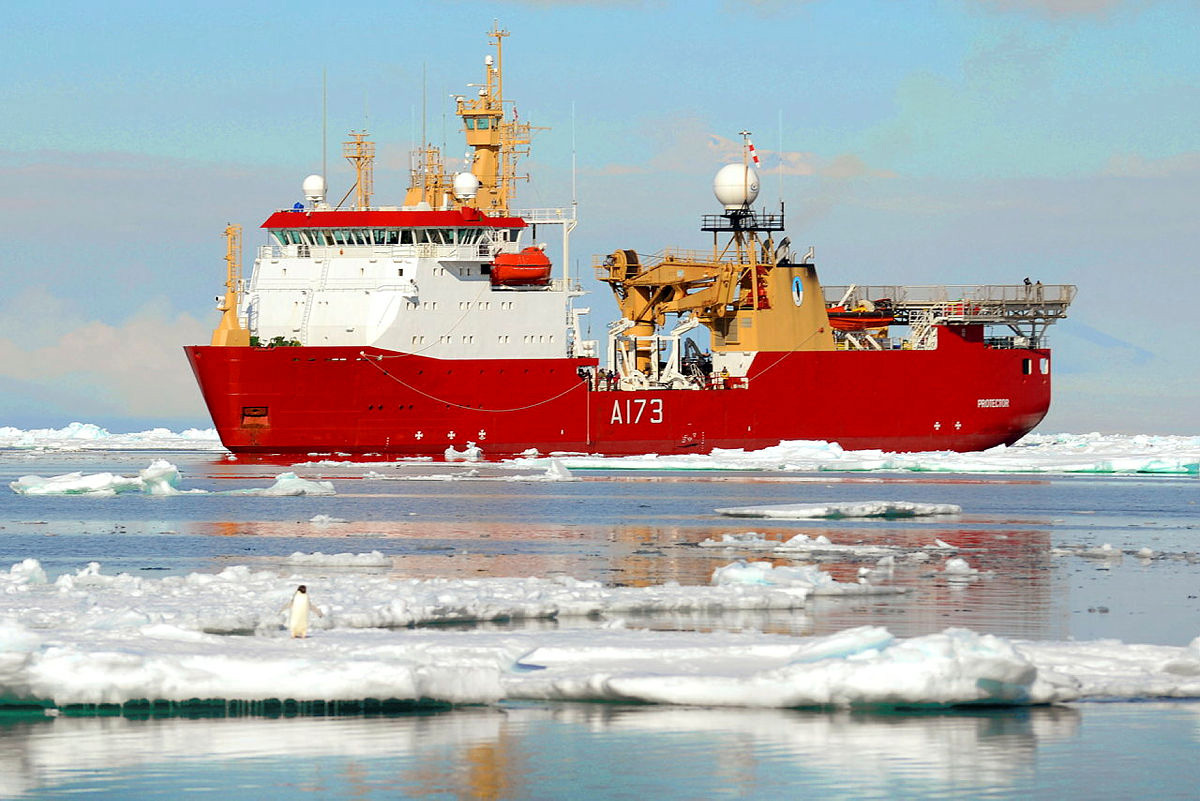 Video shows Royal Navy icebreaker on ‘iceberg lookout’