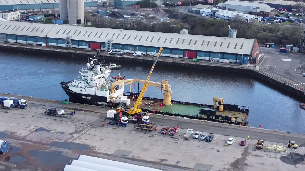 Large submarine support vessel arrives in Glasgow