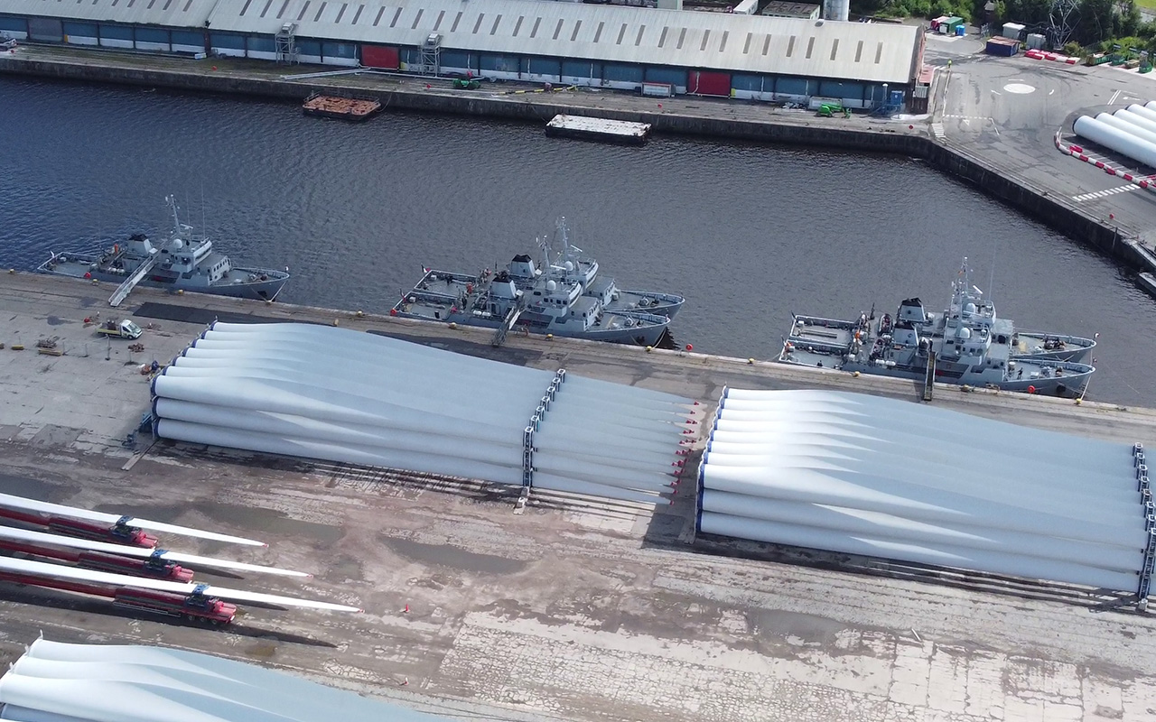 Five French naval ships arrive in Scotland