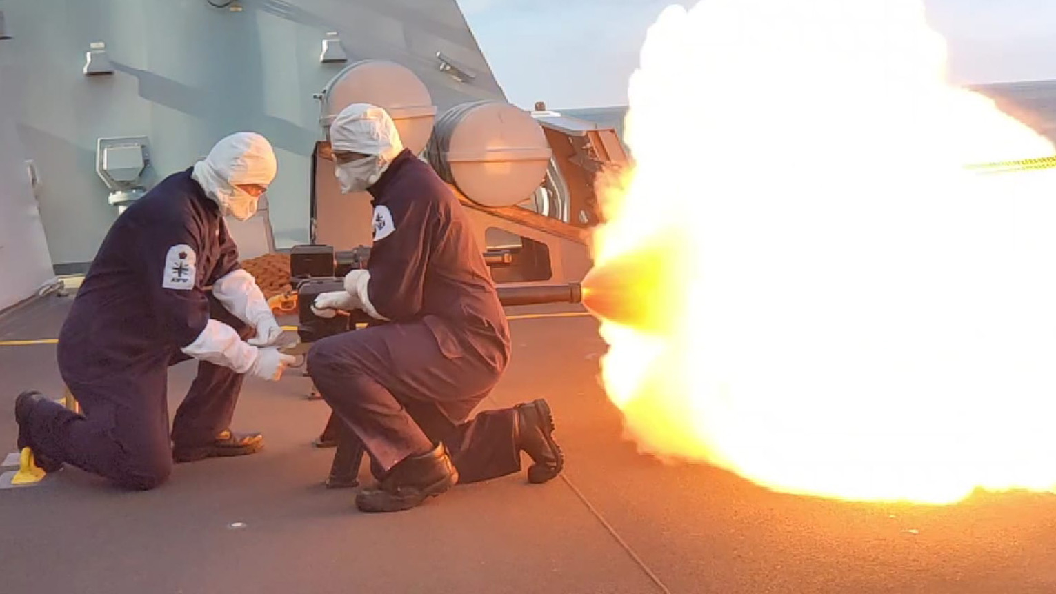 Destroyer ‘opens fire’, conducts high-speed manoeuvres