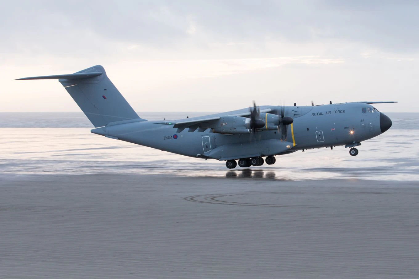 A400M Atlas completes beach landing trials