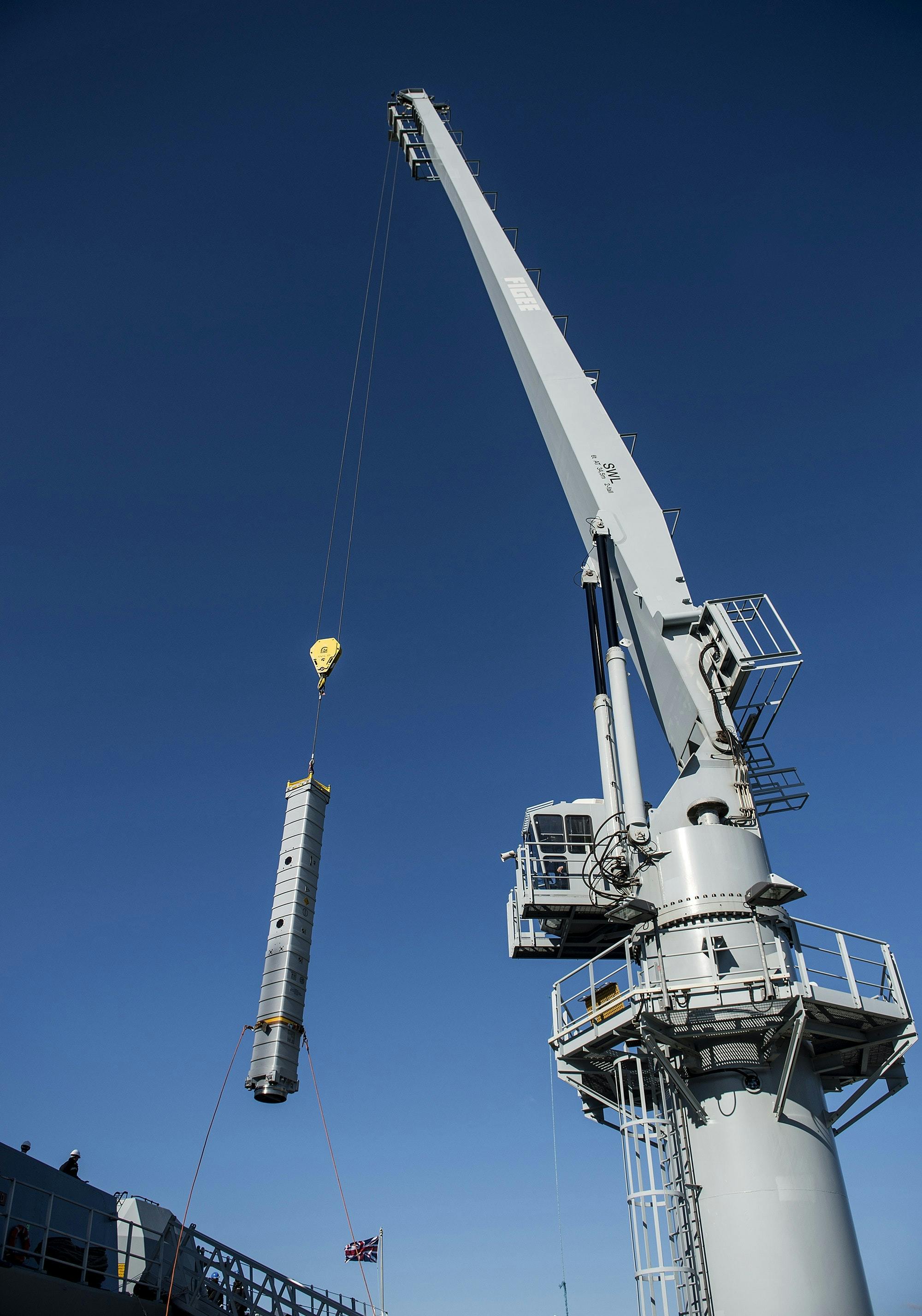 IN PICTURES: HMS Diamond being loaded with Sea Viper missiles